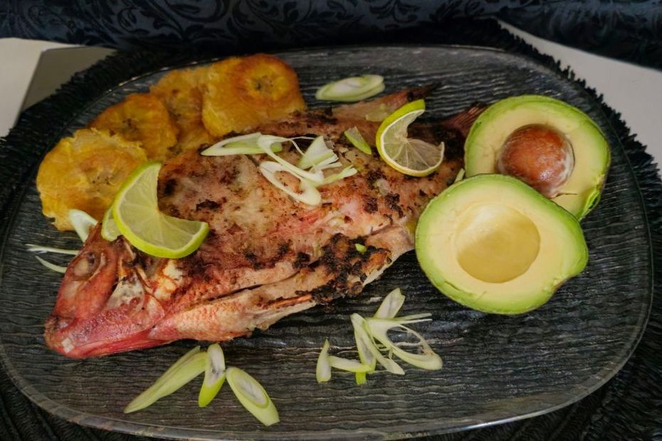 Colombiansk stekt hel fisk - Food And Much More